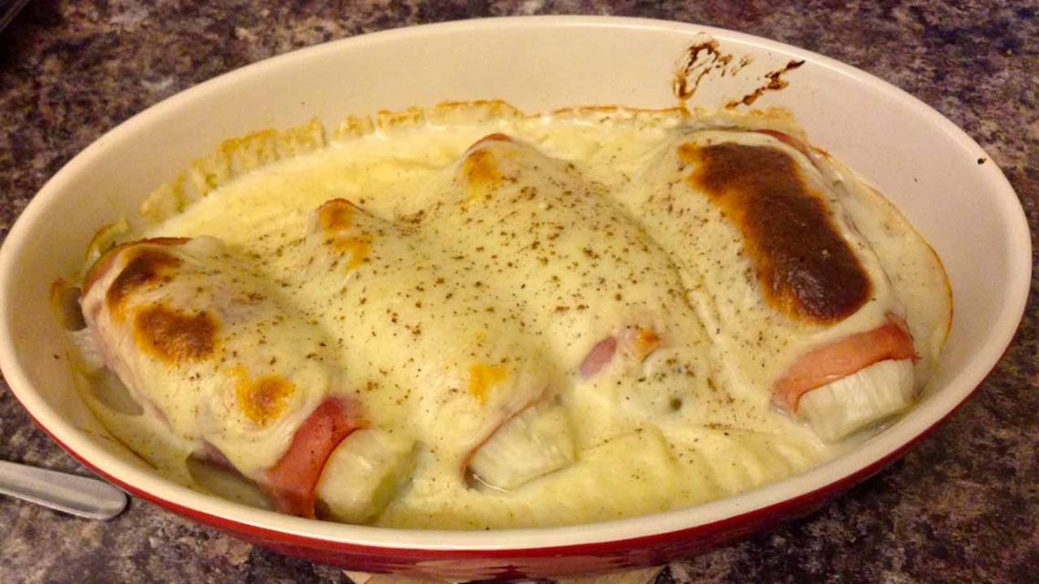 Endives avec de béchamel au four recette facile - Bon À Savoir